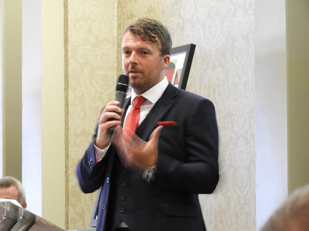 Chris Nash Testimonial: A Grand opening · Comicus